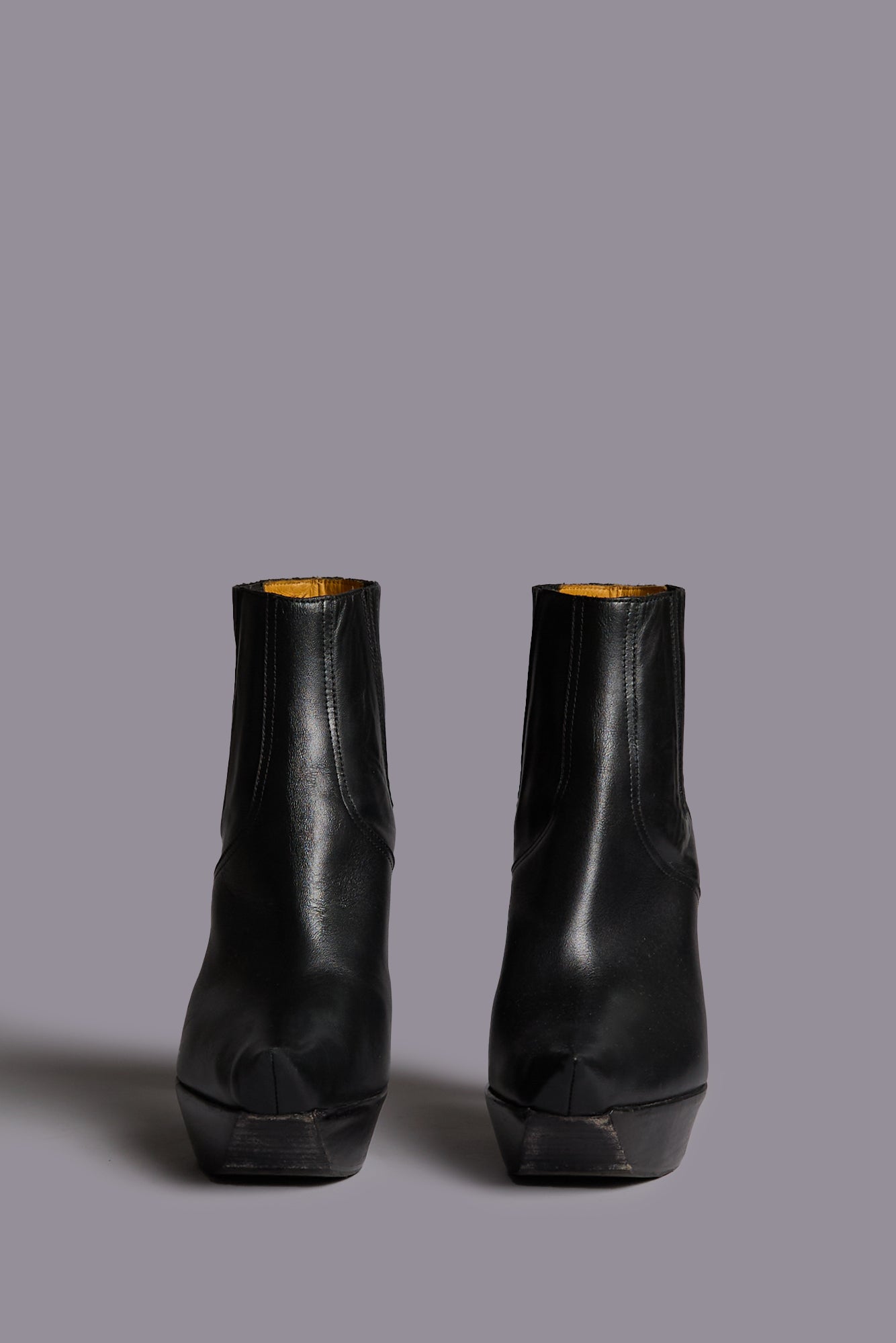 Pointy Toe Platform Heeled Boot - Black – R13